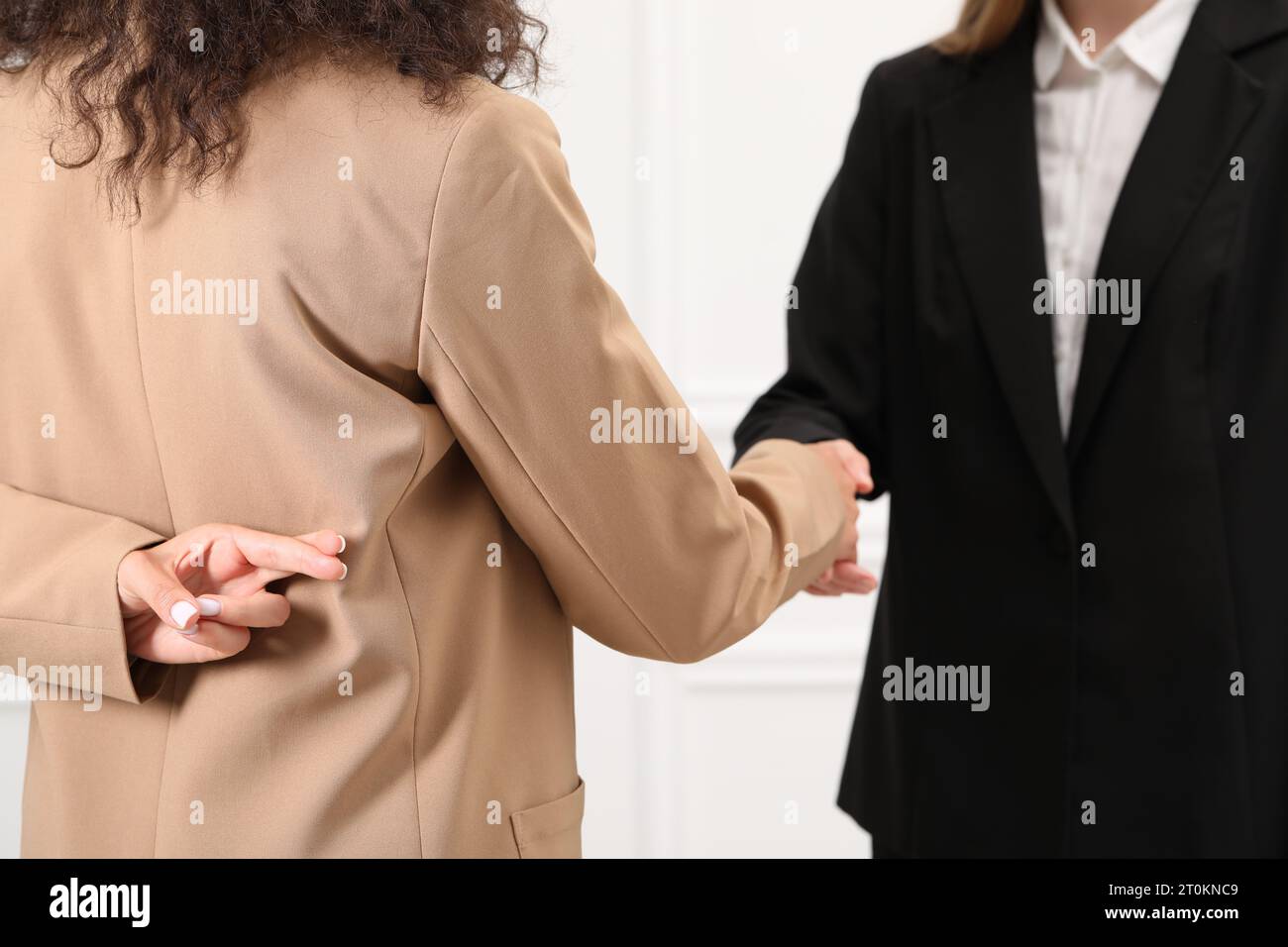 Employee shaking hands with boss hi-res stock photography and images ...