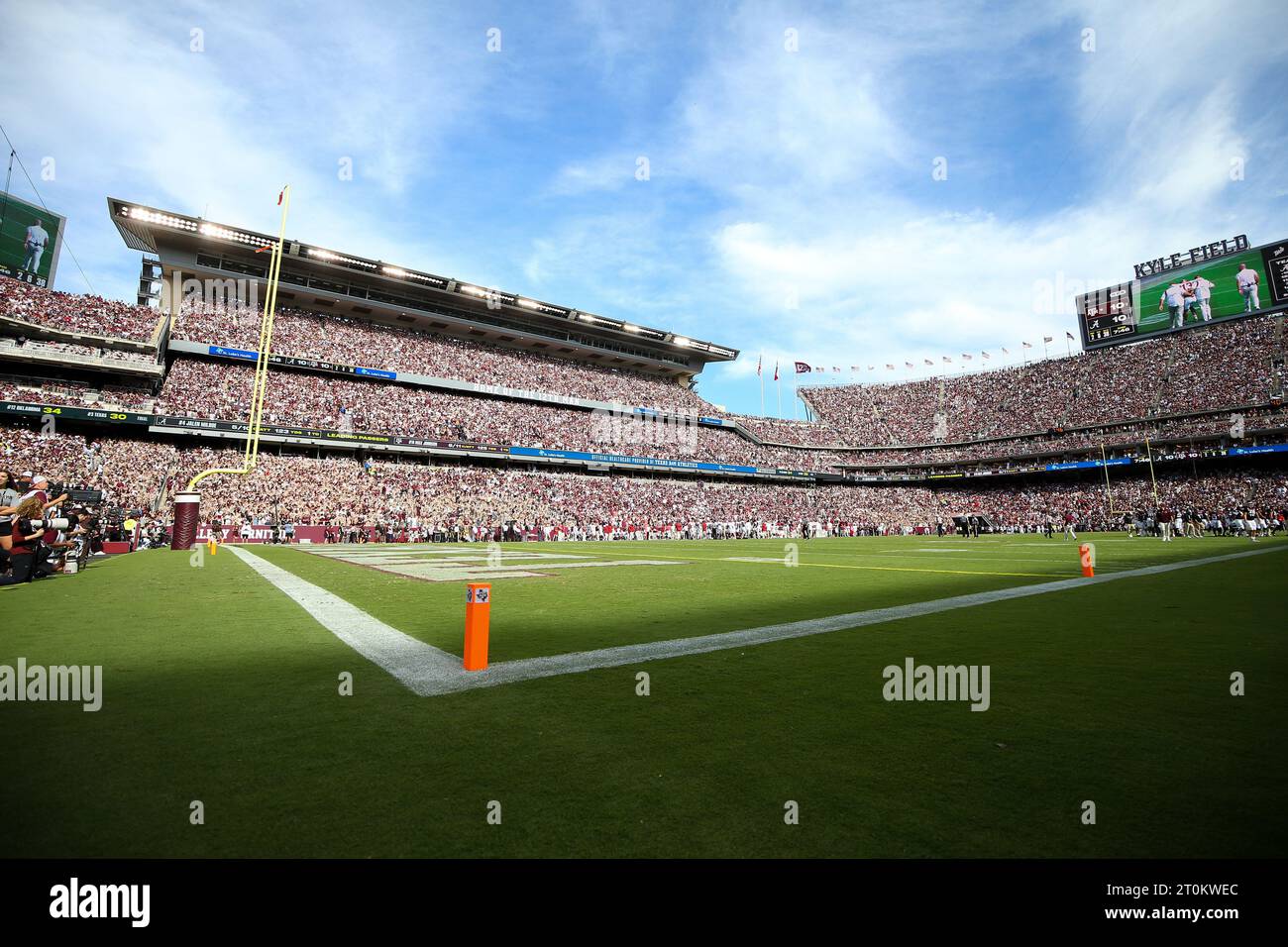 College football crowd 2023 hi-res stock photography and images - Alamy