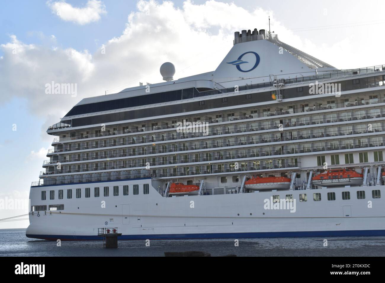 Cruise ship season 2023 hi-res stock photography and images - Alamy