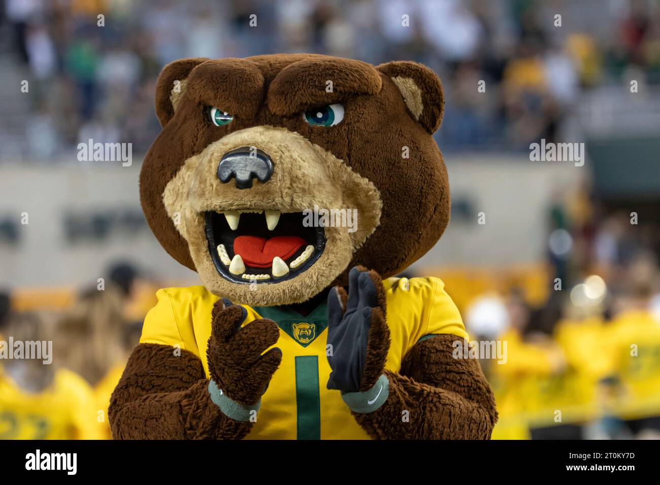 WACO, TX - OCTOBER 07: Bruiser the mascot before the Big 12 college ...
