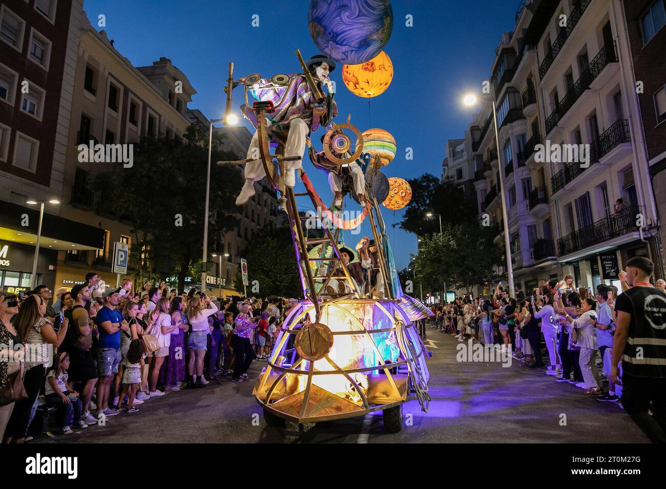Madrid, Spain. 07th Oct, 2023. A car with a character livens up the ...
