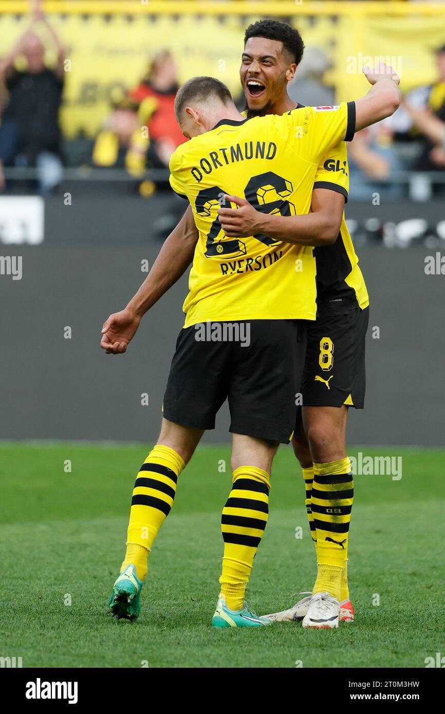 Dortmund, Germany. 7th Oct, 2023. Julian Ryerson (front) of Borussia ...