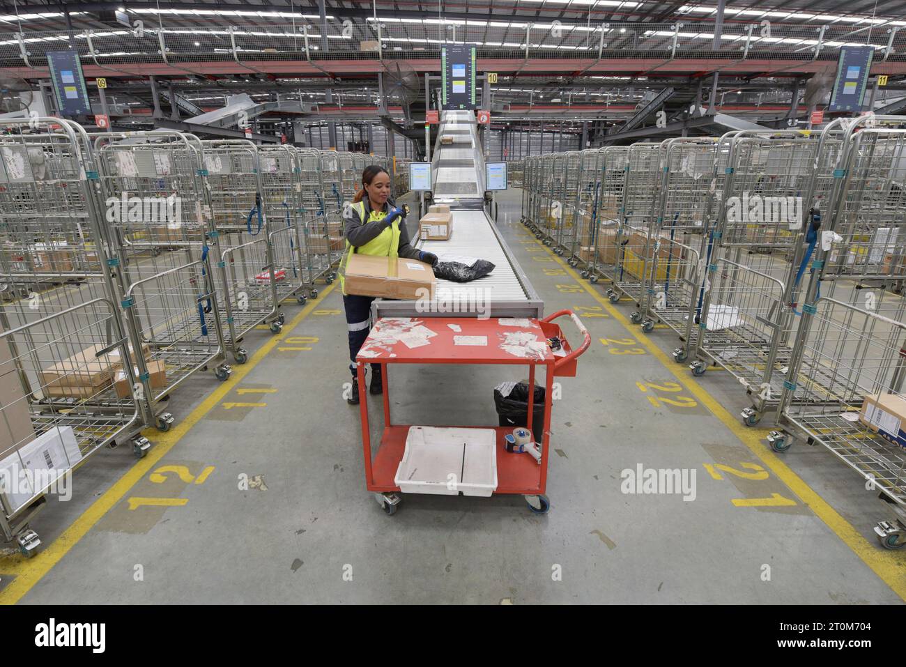 Melbourne, Victoria, Australia. 8th Oct, 2023. Workers of Australia ...