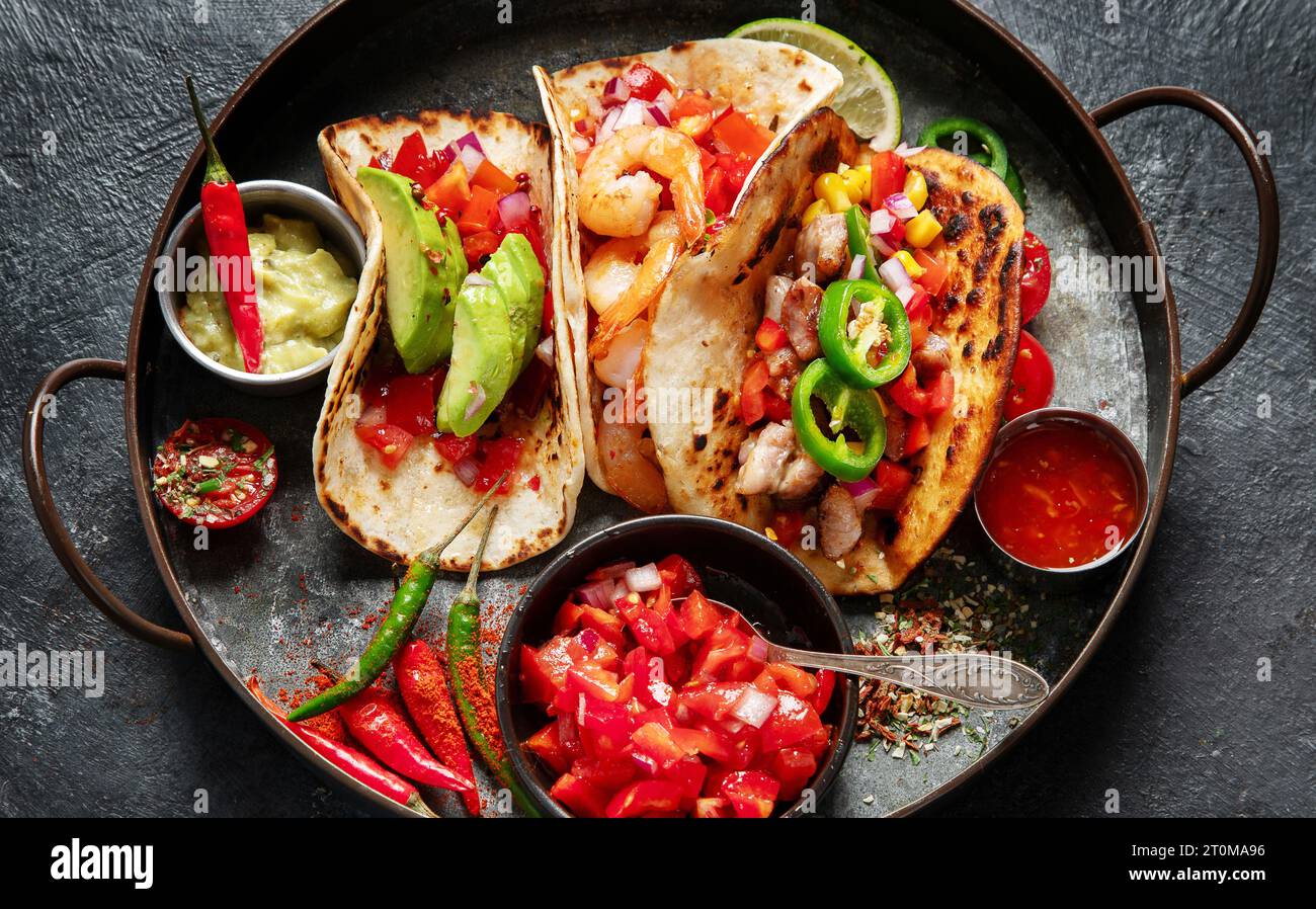 Mexican street tacos hi-res stock photography and images - Alamy