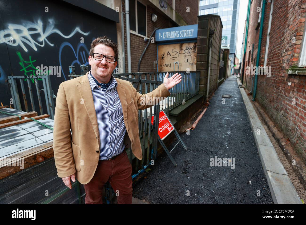 Historian Sean Napier from 1798 Walking Tour, at Sugarhouse Entry off ...