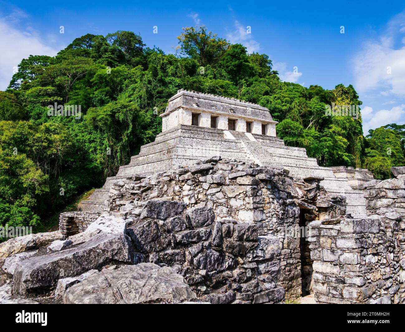 Stunning ruins of Palenque archaeological site and its well-preserved ...