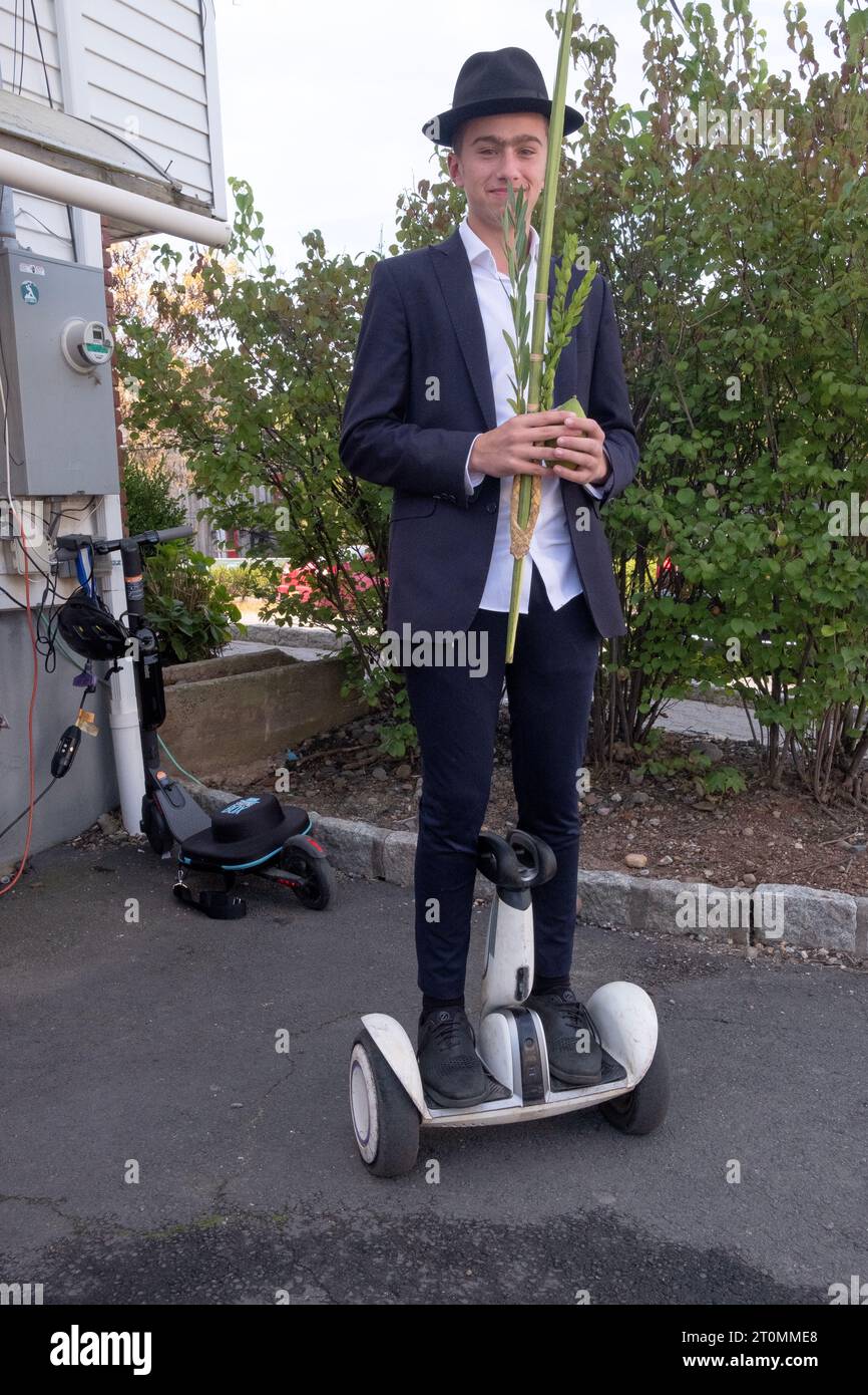 On sukkos orthodox jewish hi-res stock photography and images - Alamy