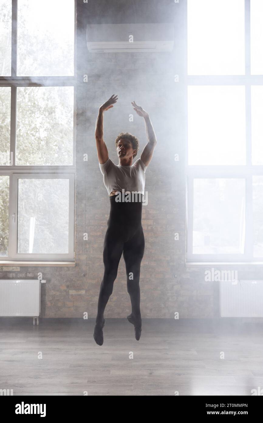 Modern choreographer and choreography hi-res stock photography and ...