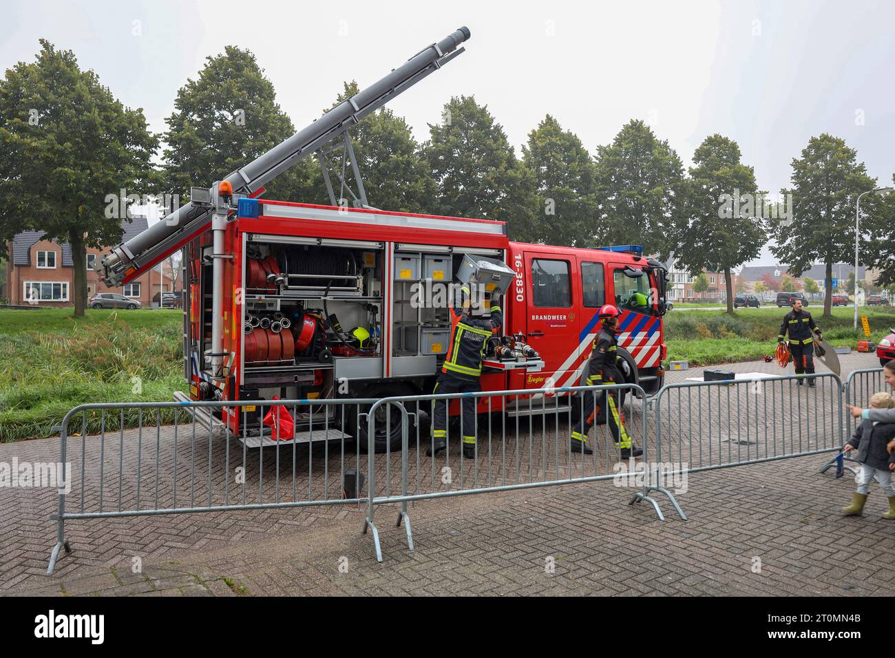 Demonstration of firefighters at the 112 demonstration day in ...