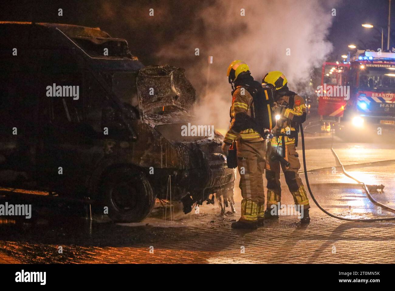 Cooling van is extinguished by fire department after spontaneous fire ...