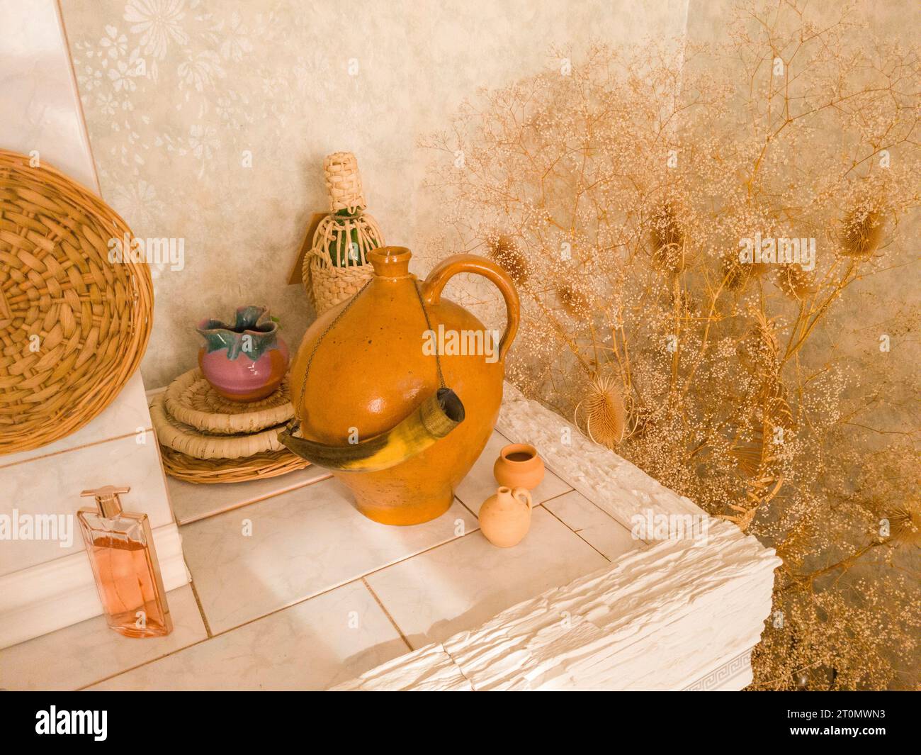 Shot of the old fashioned decoration items in the house Stock Photo - Alamy