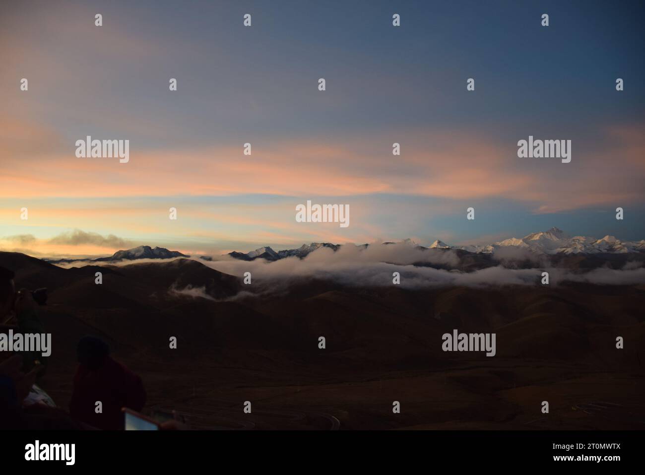 View of the mountains of Himalaya chain at sunrise in Tibet autonomous ...