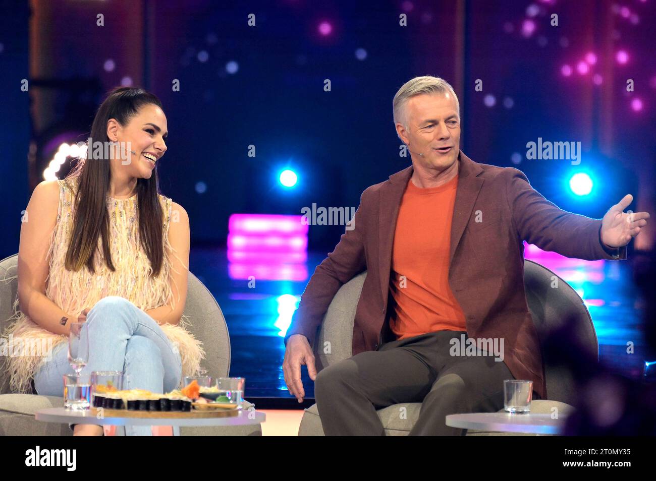 Esther Sedlaczek und Tom Bartels in der ARD-Unterhaltungsshow Verstehen Sie Spaß im Studio H in ...