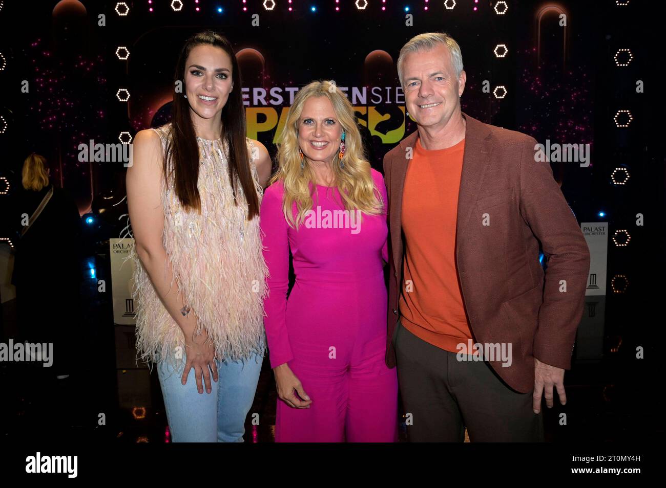 Esther Sedlaczek, Barbara Schöneberger und Tom Bartels in der ARD-Unterhaltungsshow Verstehen ...