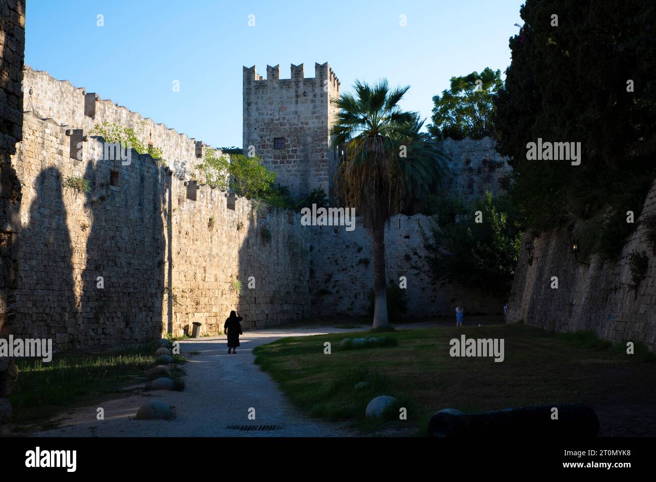 Old town moat hi-res stock photography and images - Alamy