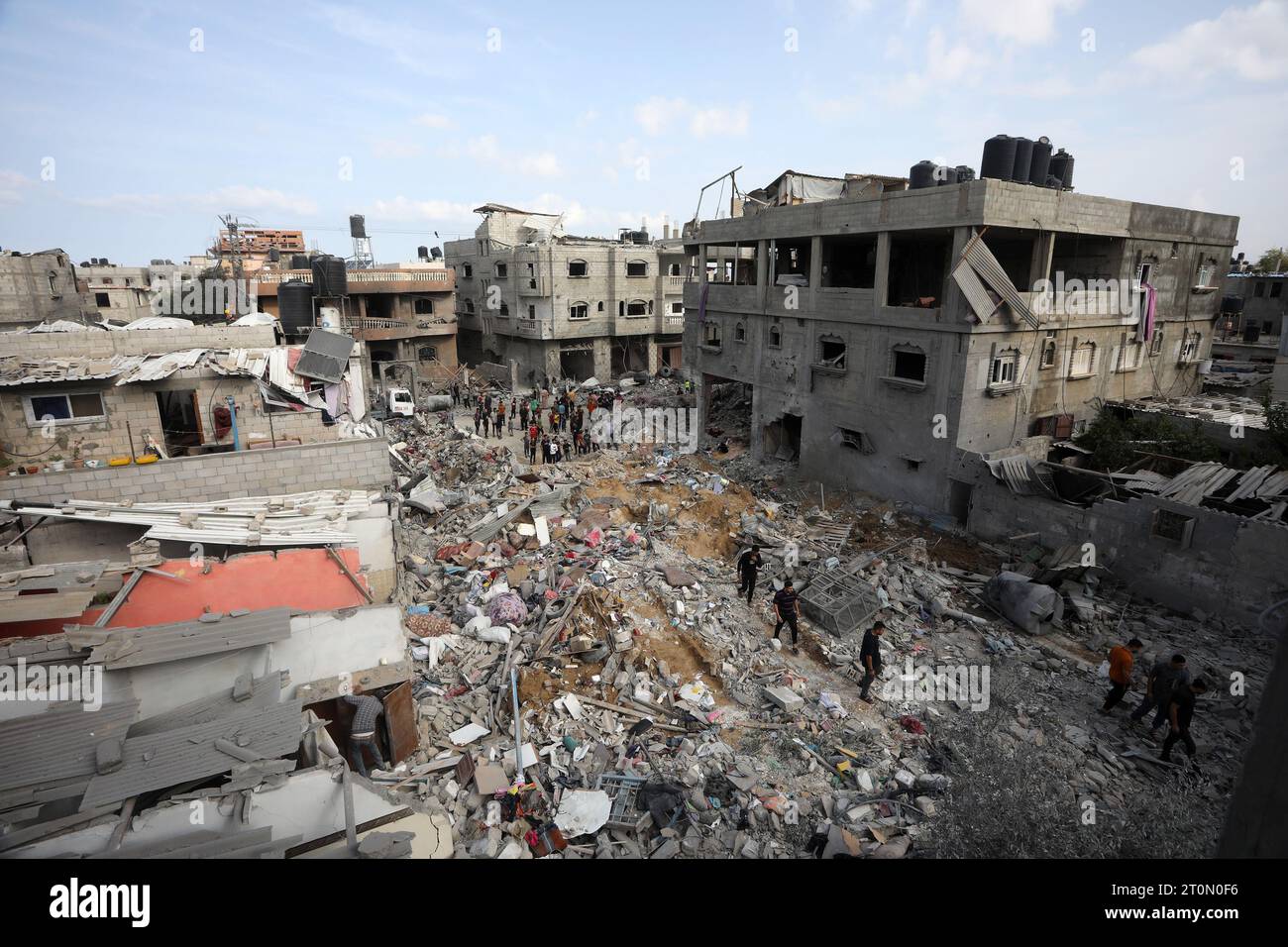Rafah, Gaza. 8th Oct 2023.. Palestinians retrieves salvageable items ...