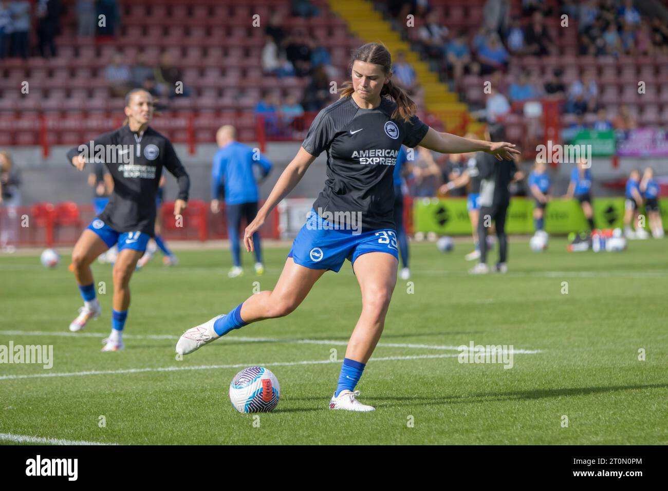 Crawley, UK. 8th Oct, 2023. Charlize Rule (33 Brighton) warming up ...