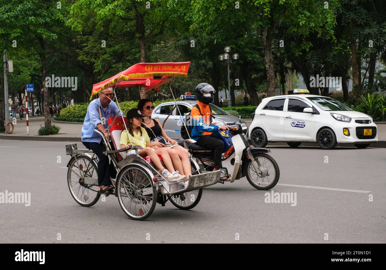 Hanoi cyclos hi-res stock photography and images - Alamy