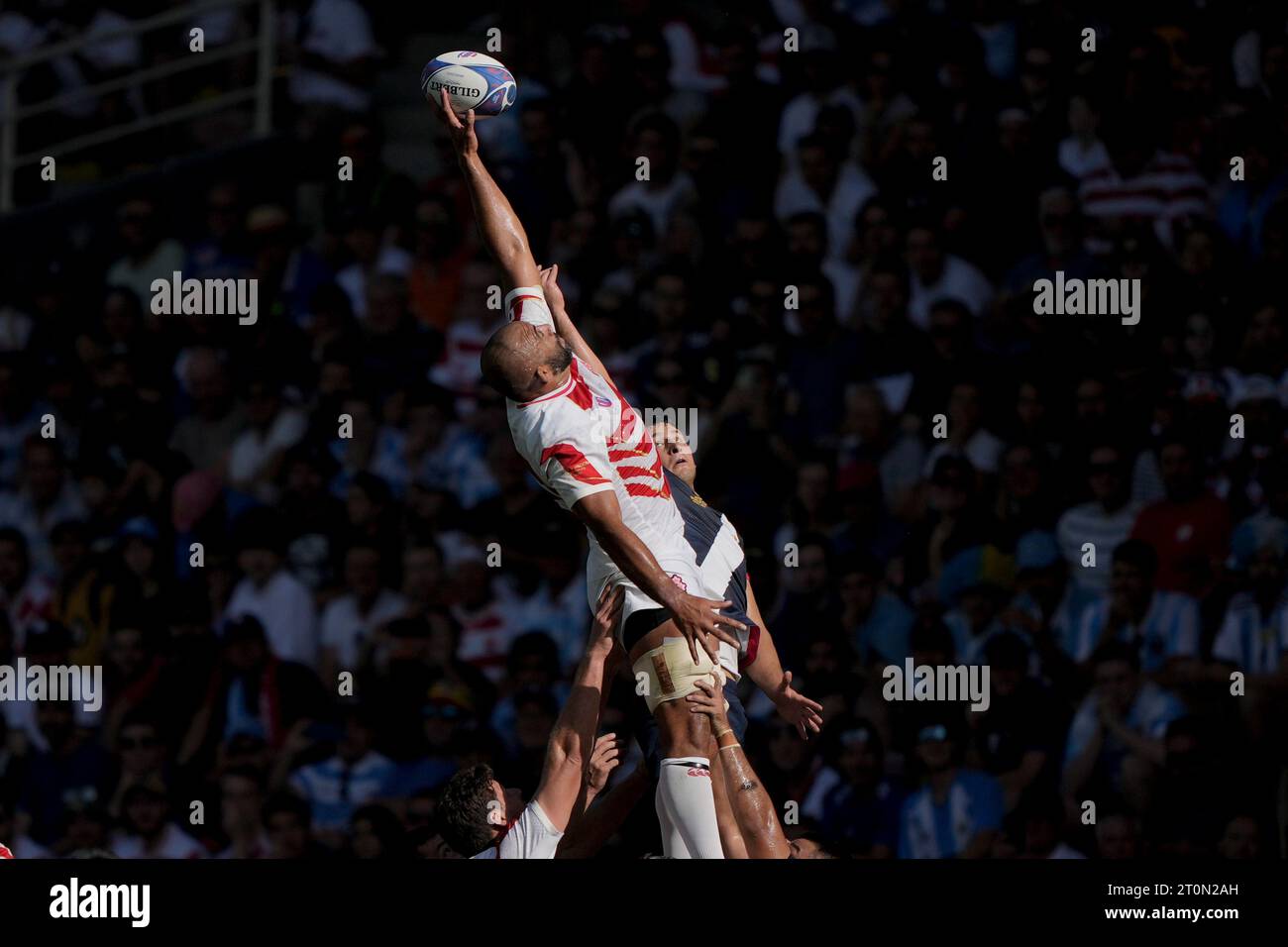 Japan's Michael Leitch, left, and Argentina's Juan Martin Gonzalez ...