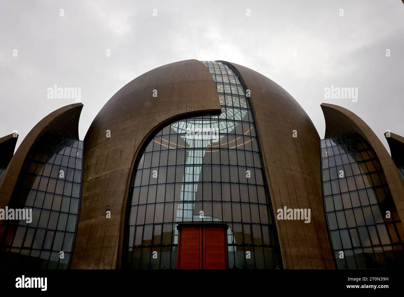 Innenansicht der DITIB Zentralmoschee in Ehrenfeld am Tag der offenen ...