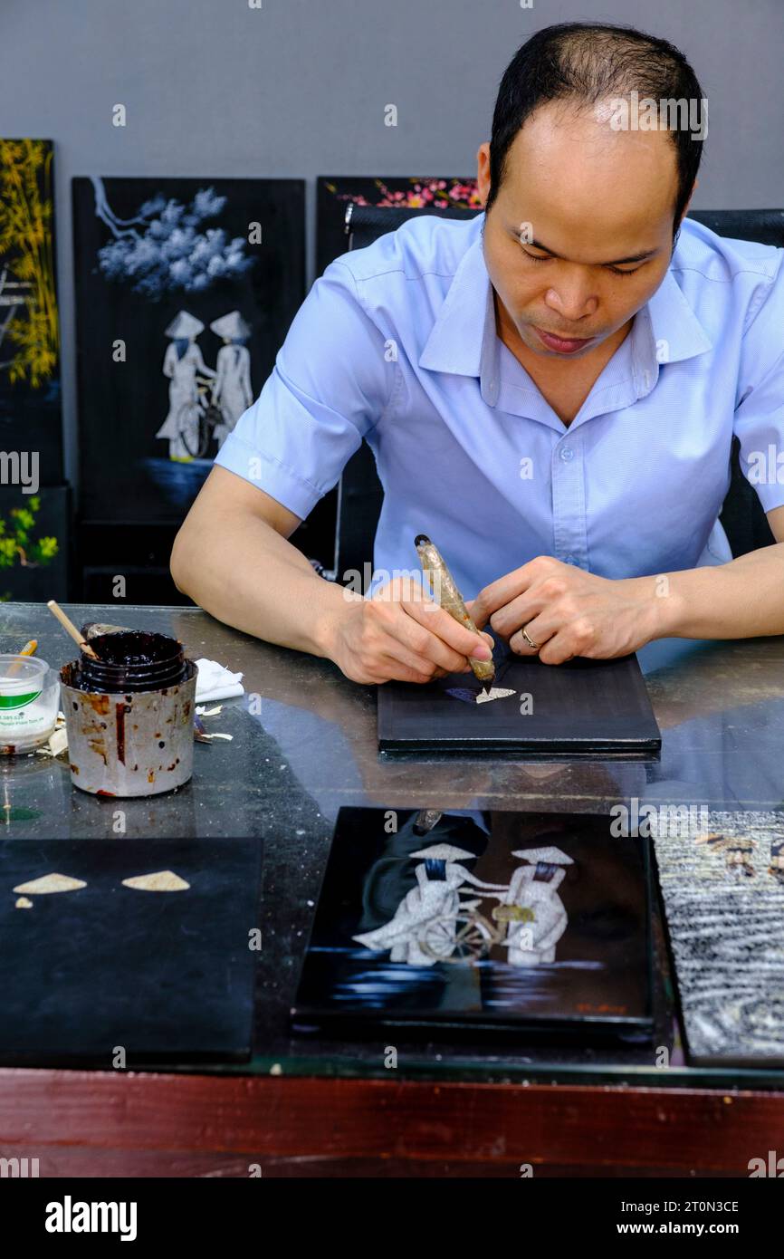 Asian artist huong hi-res stock photography and images - Alamy