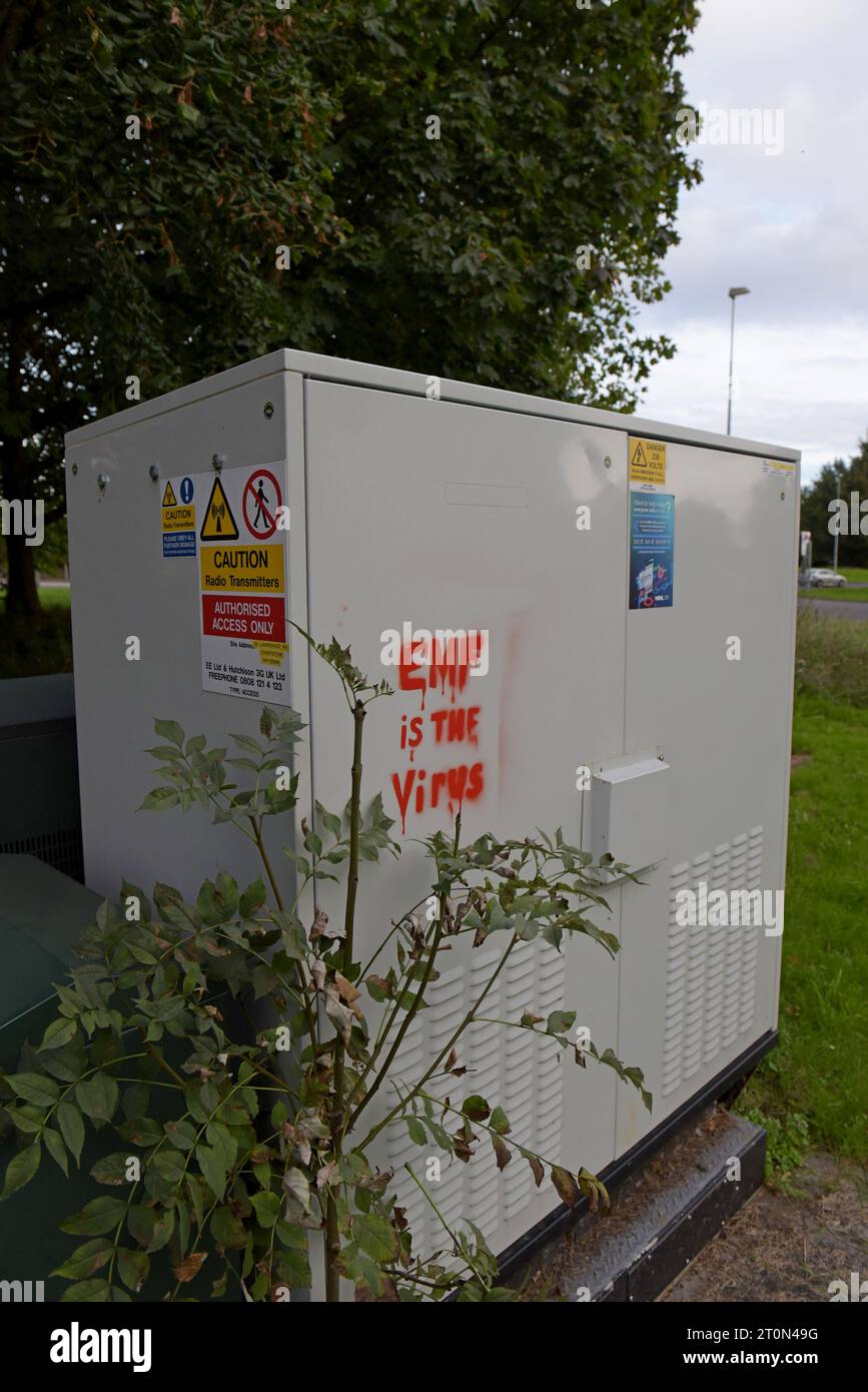 Graffiti stencils of 5g mobile phone mast conspiracy theory about ...