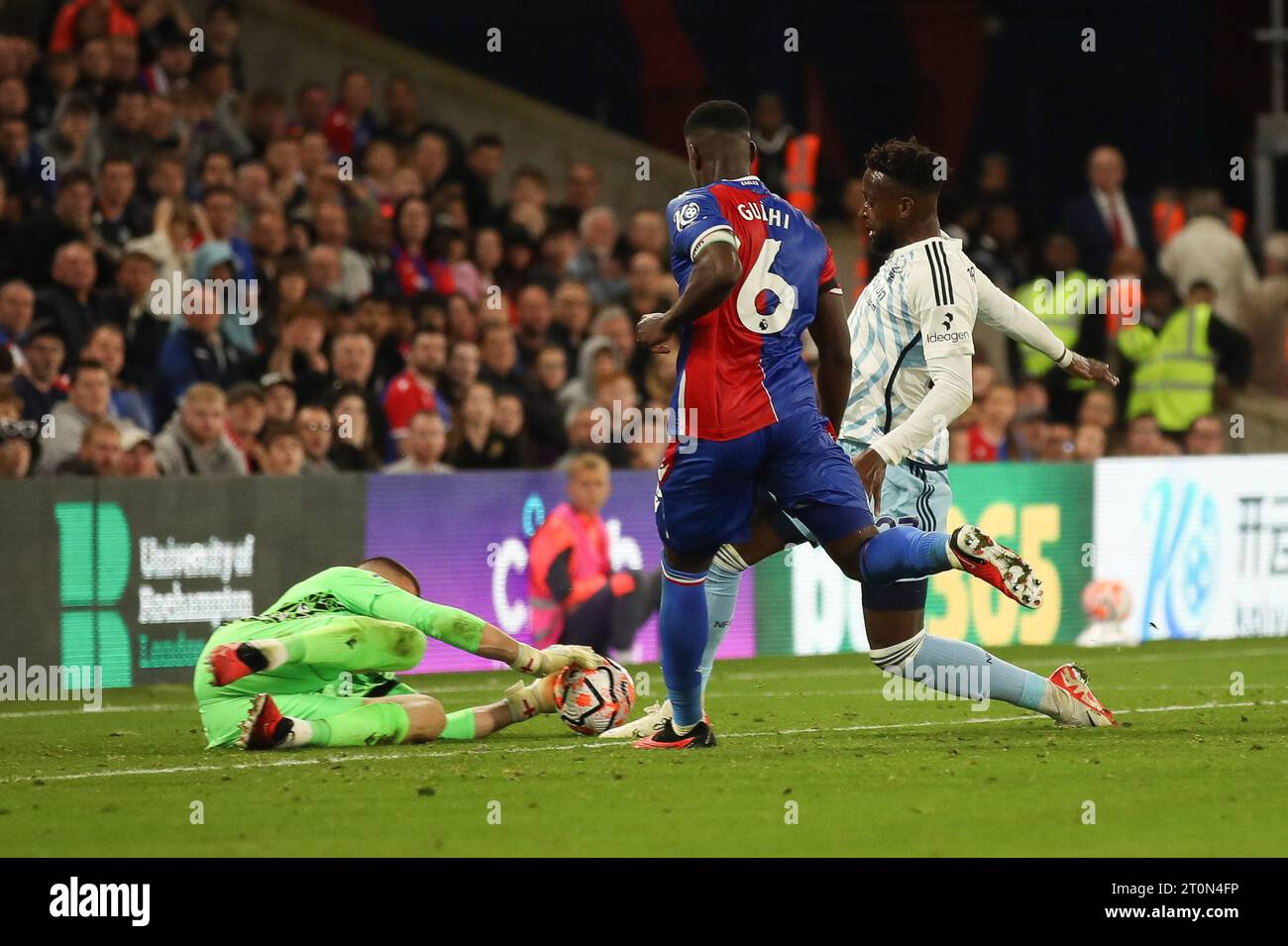 Divock origi nottingham forest hi-res stock photography and images - Alamy