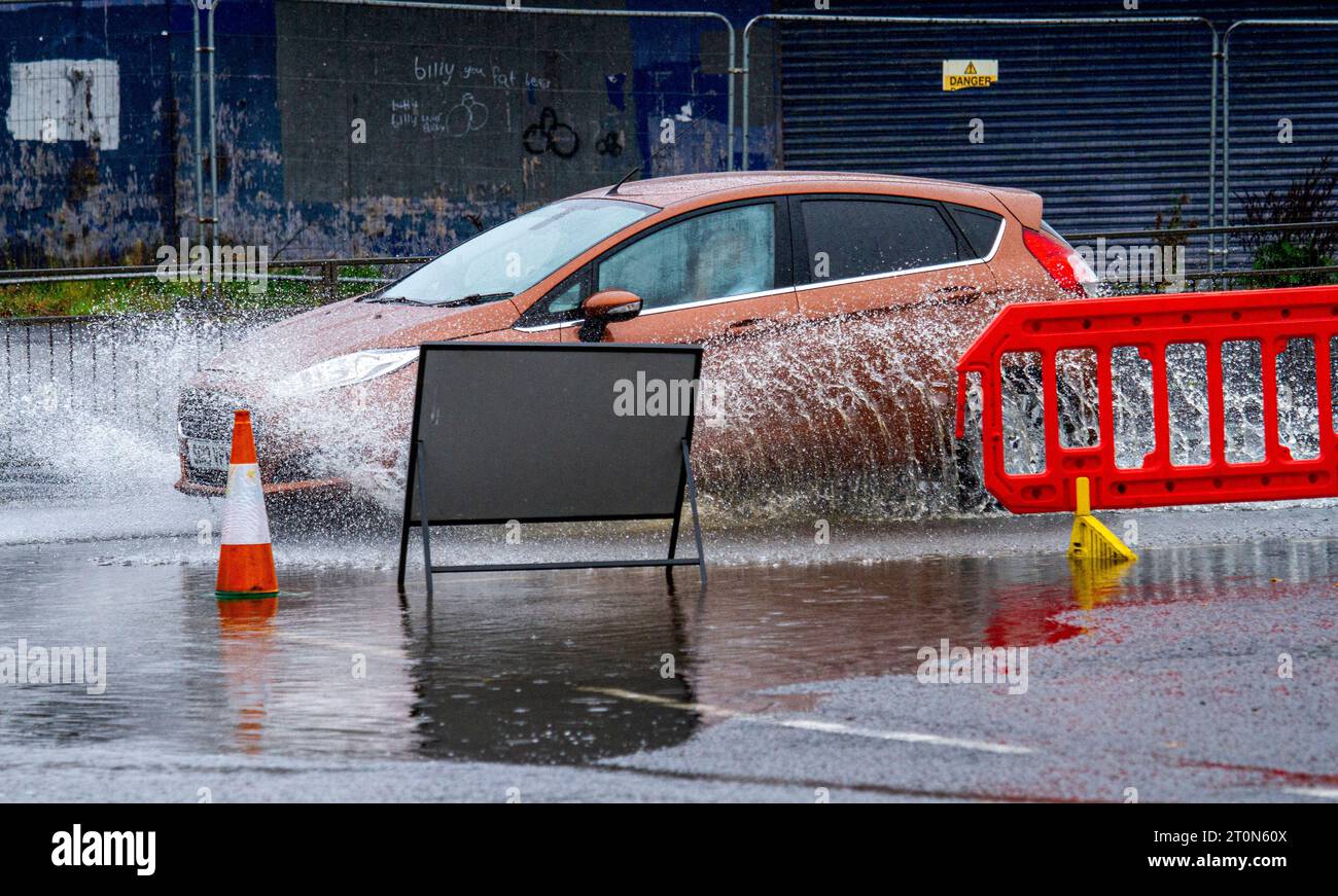 Dundee, Tayside, Scotland, UK. 8th Oct 2023. UK Weather: Flooding on ...