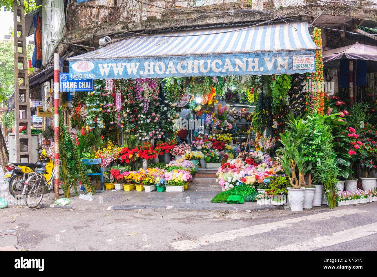 Hanoi, Vietnam. Hang Ma Street Florist Shop Stock Photo - Alamy