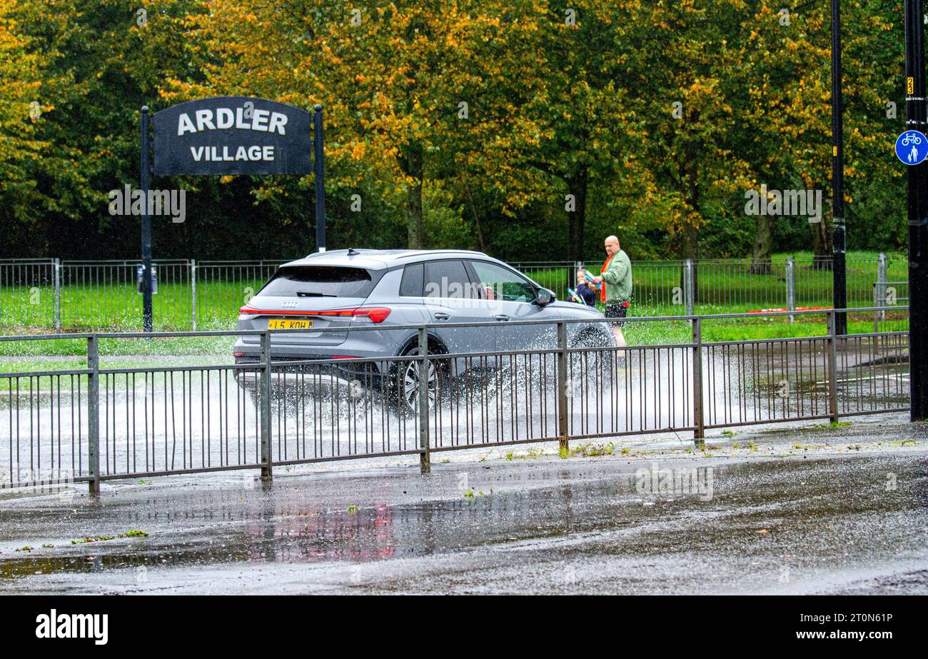 Dundee, Tayside, Scotland, UK. 8th Oct 2023. UK Weather: Flooding on ...