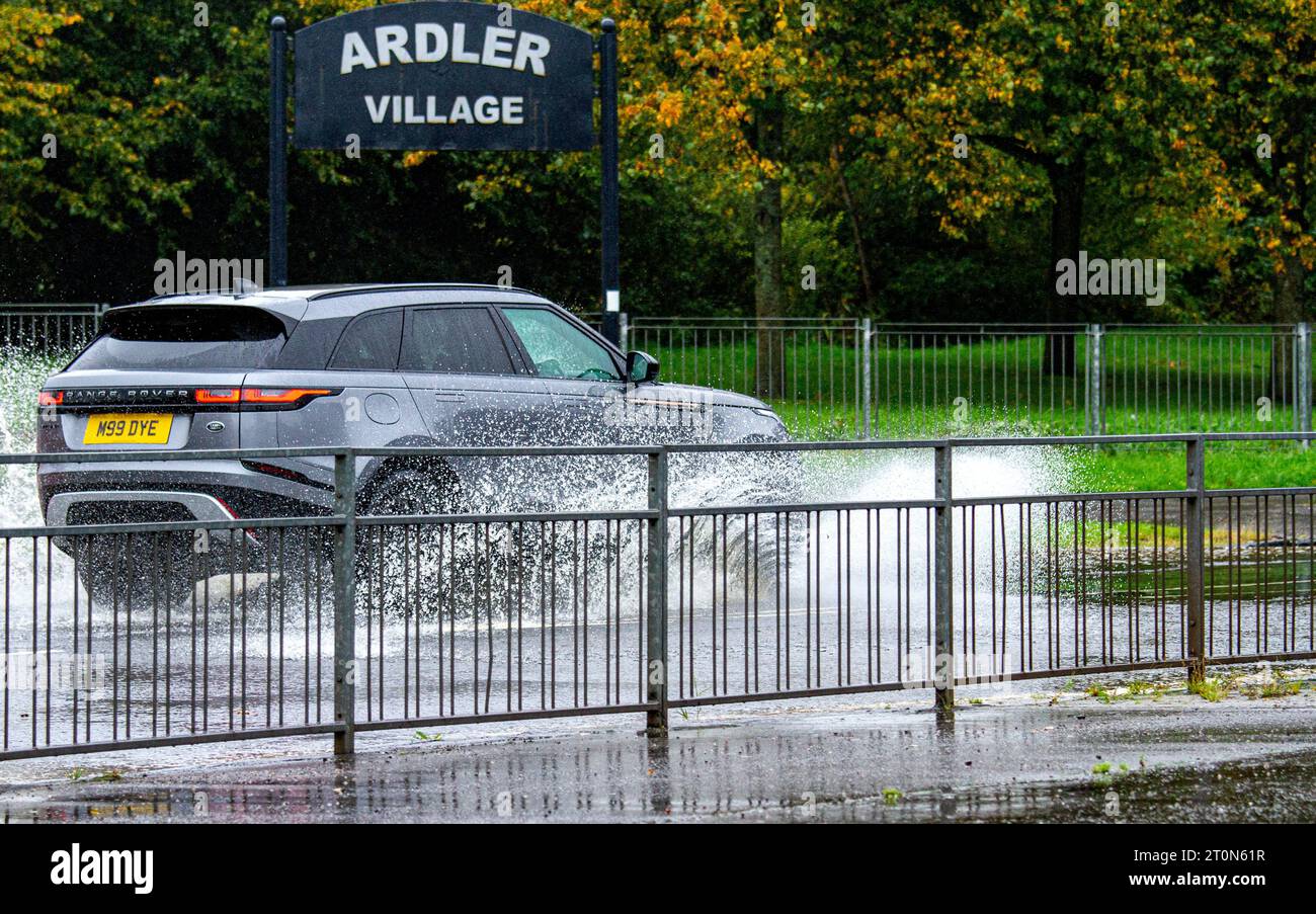 Dundee, Tayside, Scotland, UK. 8th Oct 2023. UK Weather: Flooding on ...
