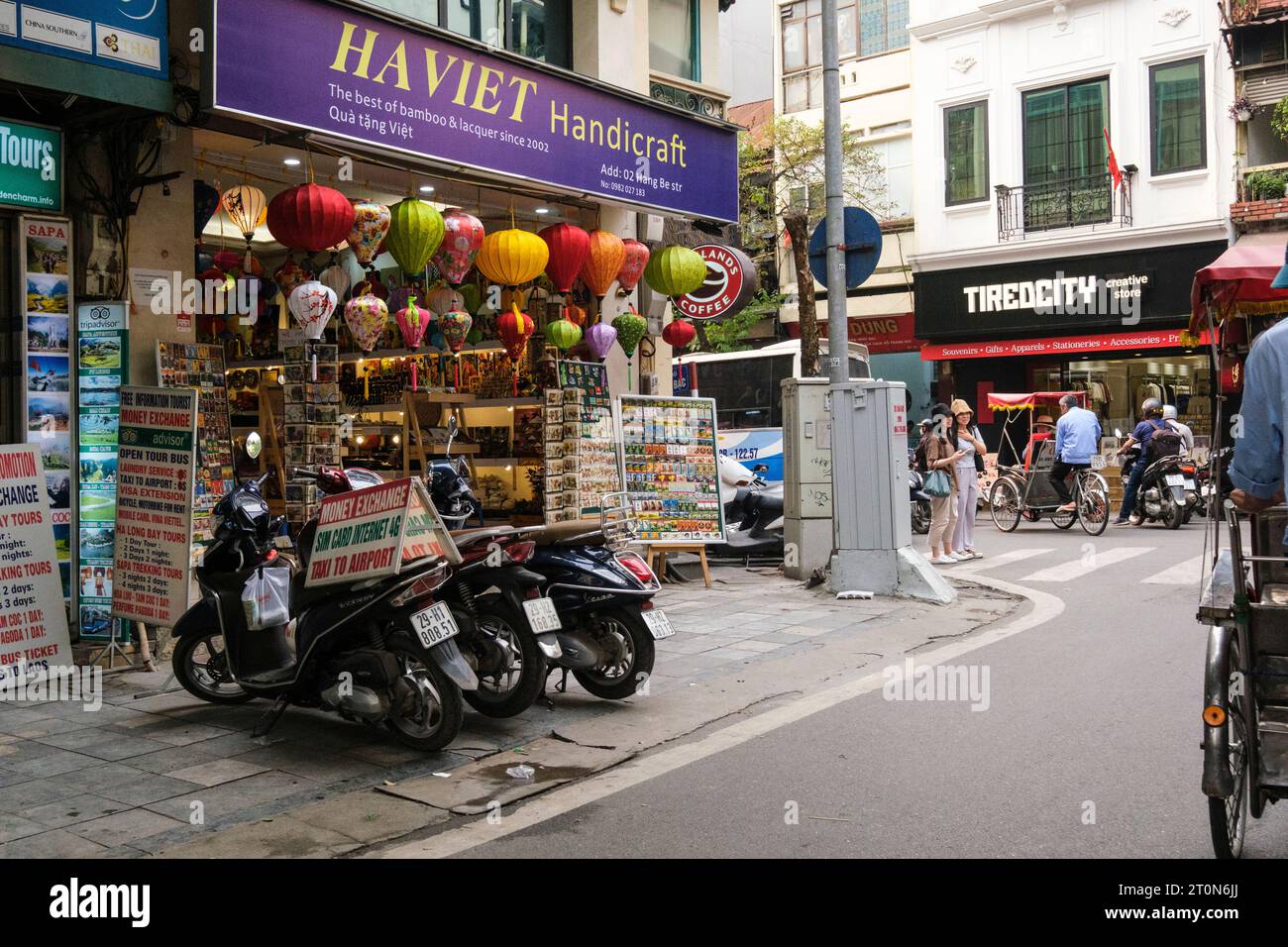 Hanoi, Vietnam. Souvenir Shop Stock Photo - Alamy