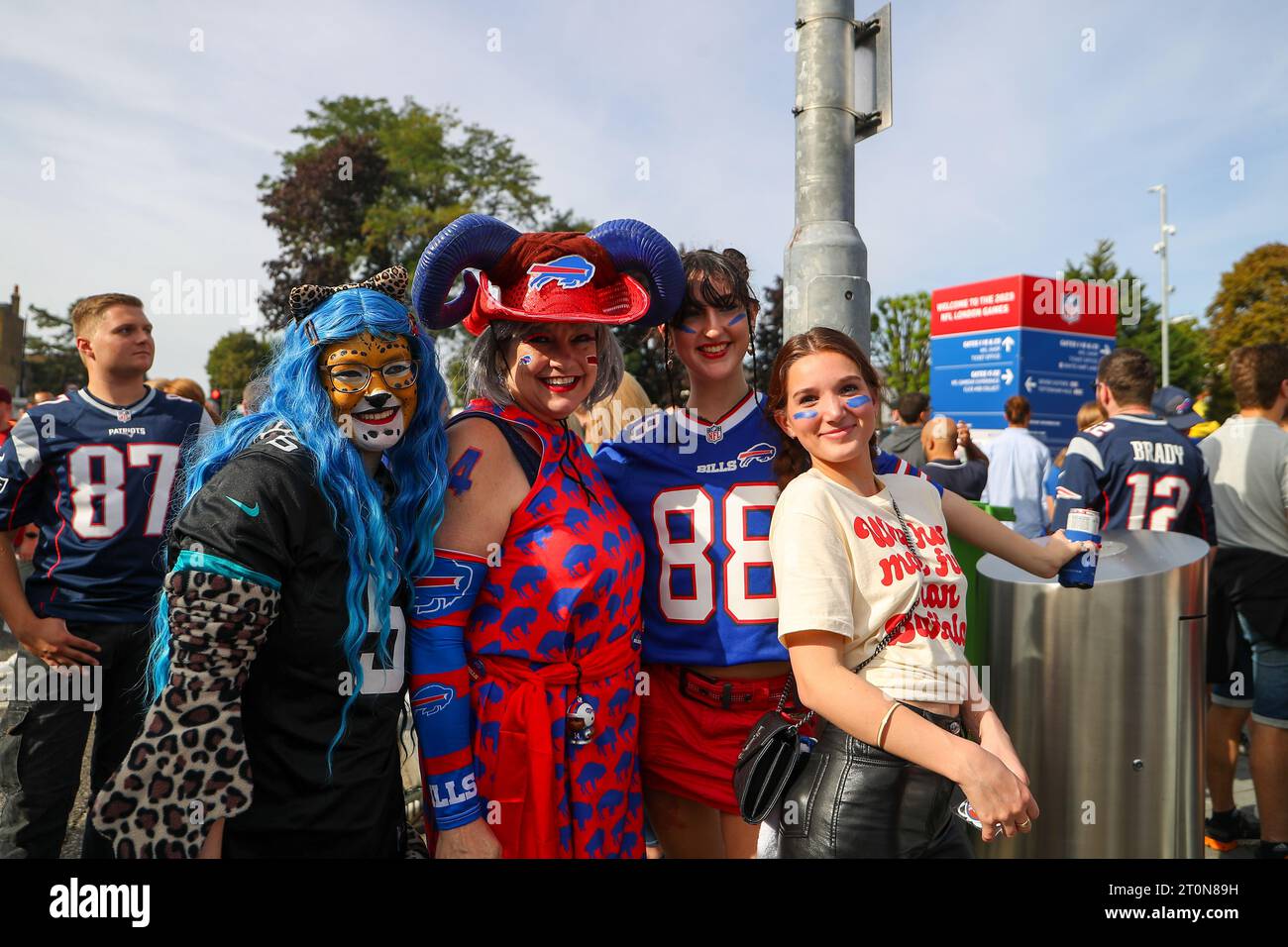 Tottenham Hotspur Stadium, London, UK. 8th Oct, 2023. NFL UK Football ...