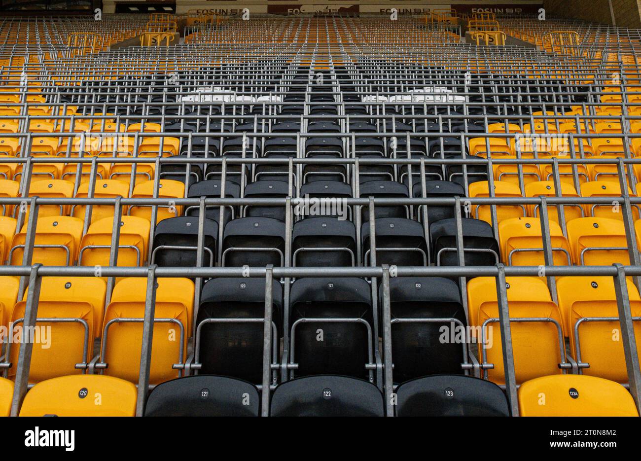 Wolverhampton wanderers logo hi-res stock photography and images - Alamy