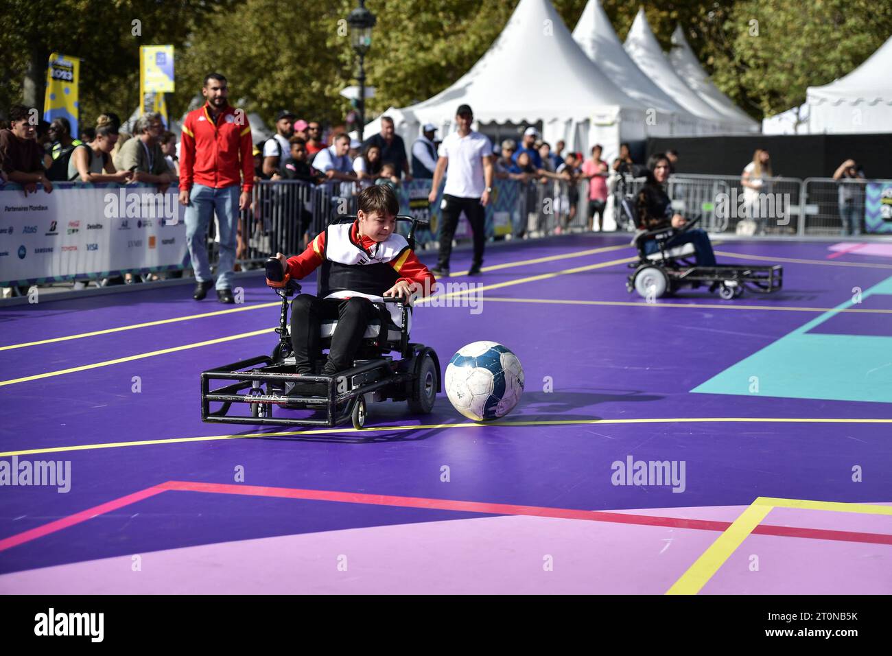 Paris, France. 08th Oct, 2023. participants compete in Powerchair ...