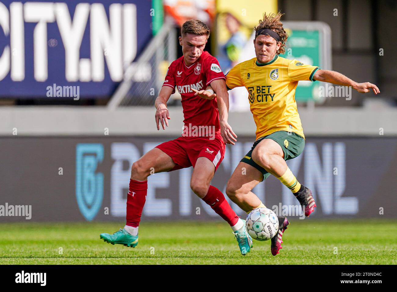 SITTARD, NETHERLANDS - OCTOBER 8: Daan Rots of FC Twente runs with the ...