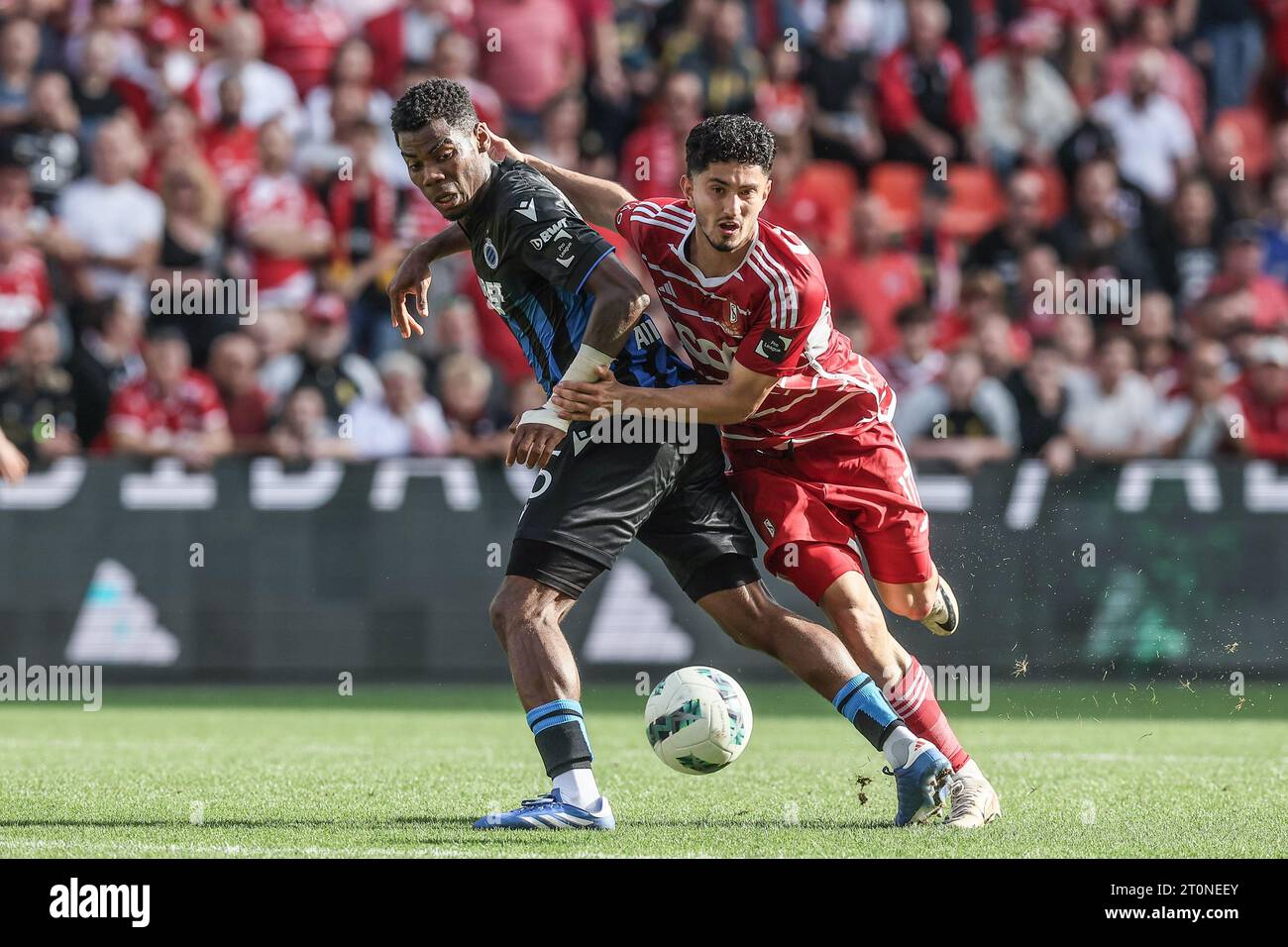 Liege, Belgium. 08th Oct, 2023. Club's Raphael Onyedika and Standard's ...