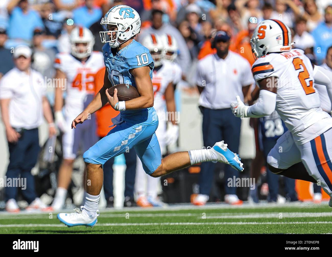 October 7, 2023: North Carolina sophomore Drake Maye (10) runs ball on ...
