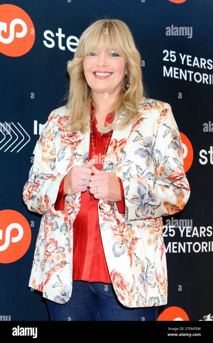 LOS ANGELES - OCT 6: Melissa Peterman at the Step Up's Annual ...