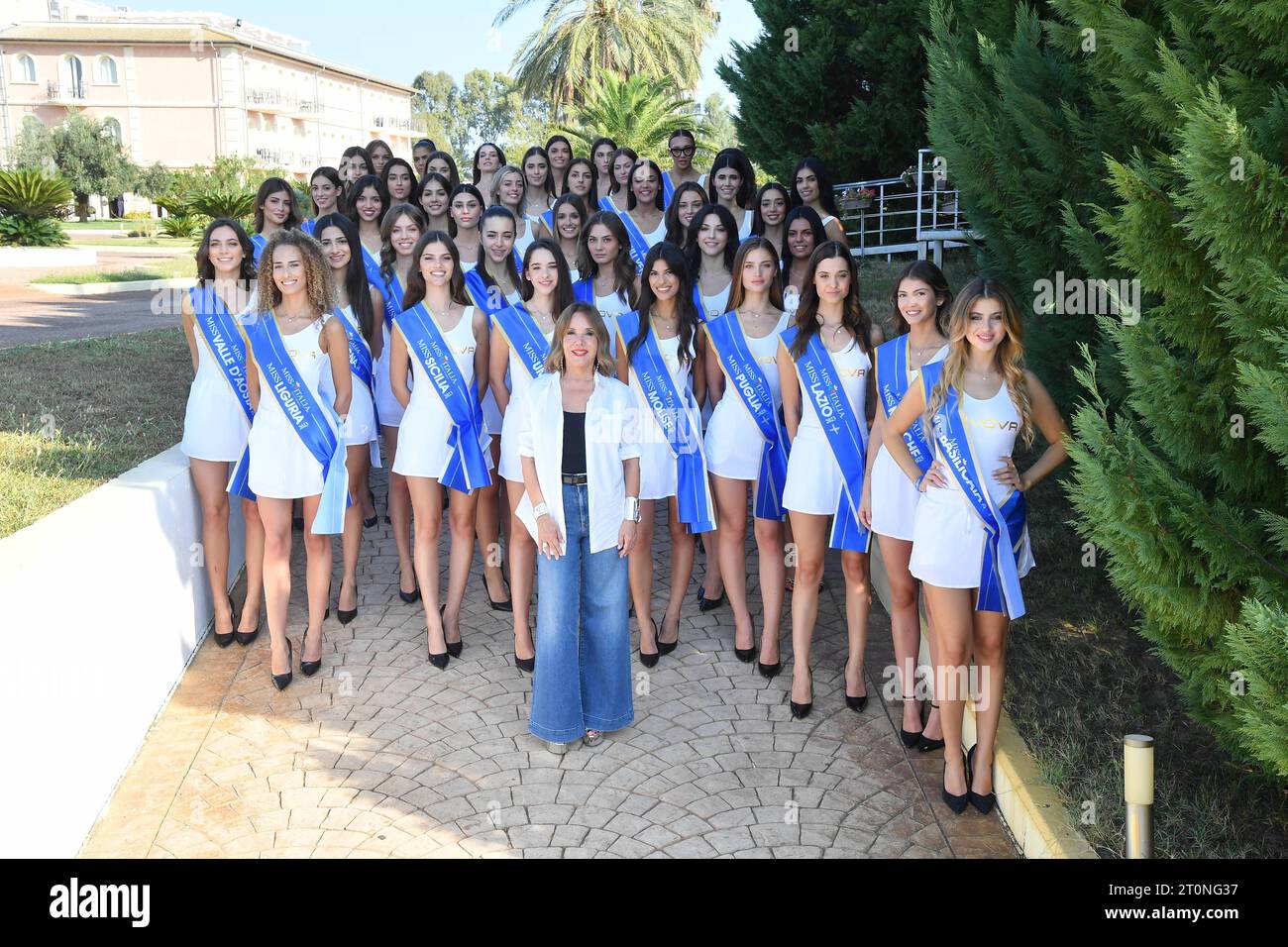 Rossano Corigliano: BV Airone resort. Group of participants in Miss ...