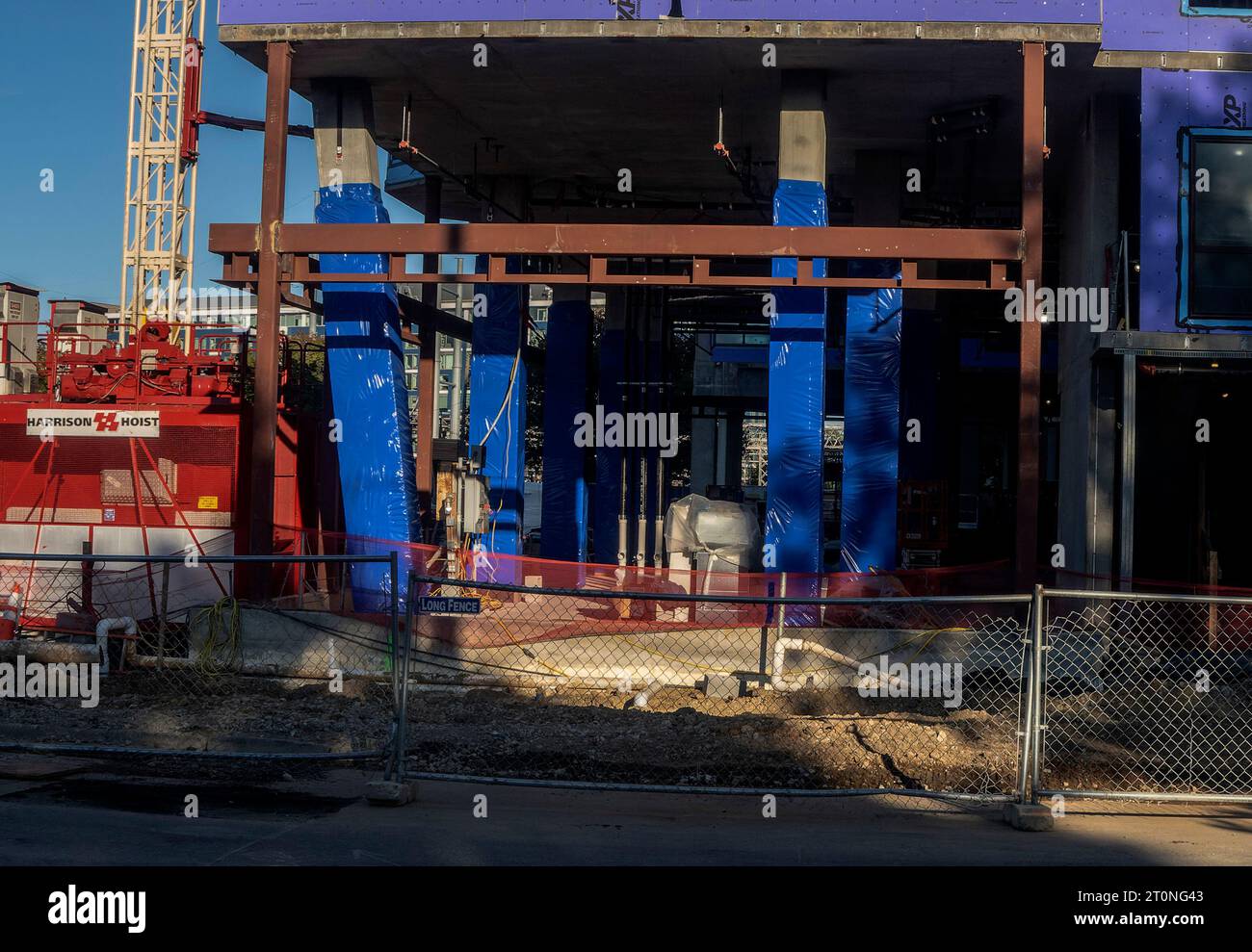 Temporary industrial construction light hi-res stock photography and ...