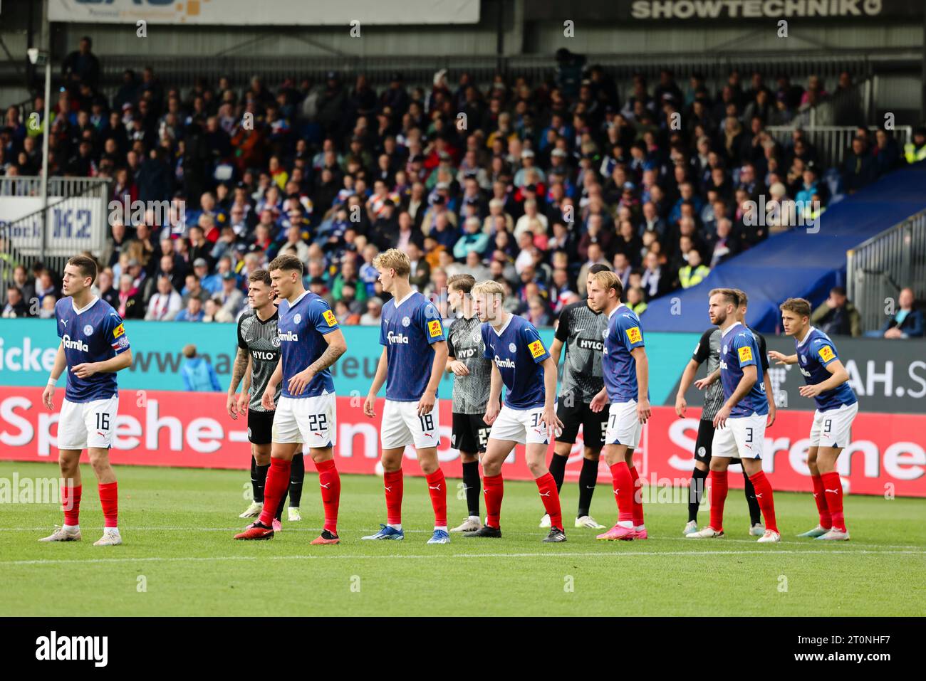 08 October 2023, Schleswig-Holstein, Kiel: Soccer: 2. Bundesliga ...