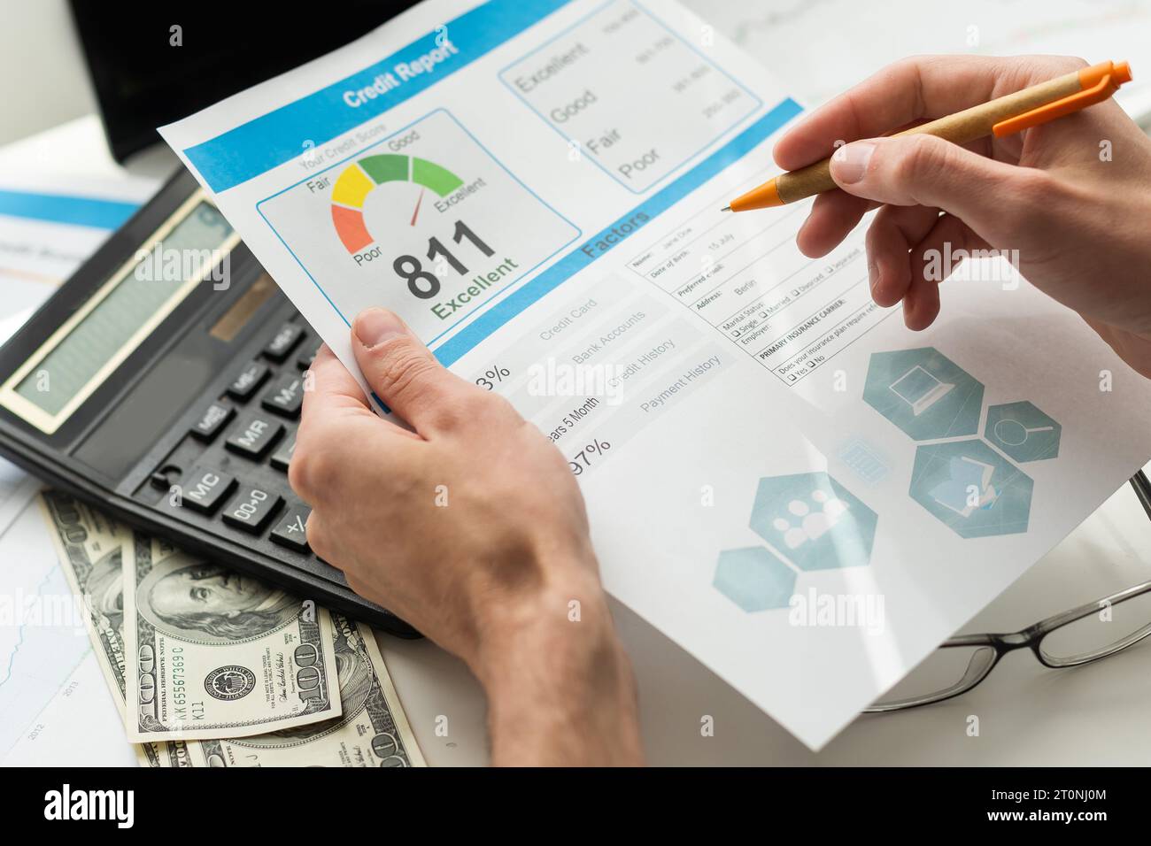 Credit report with score on a desk Stock Photo - Alamy