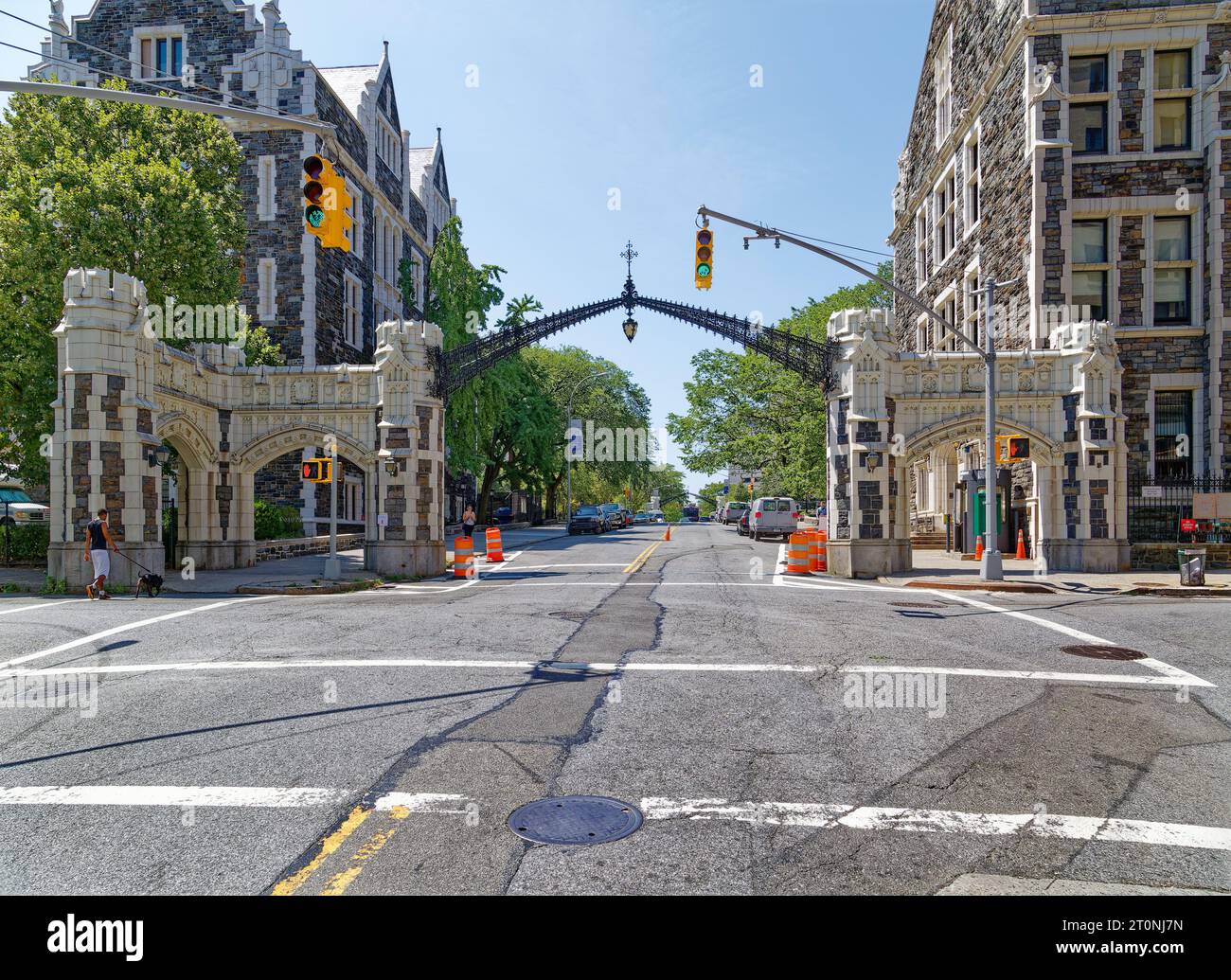 Six ave hi-res stock photography and images - Alamy