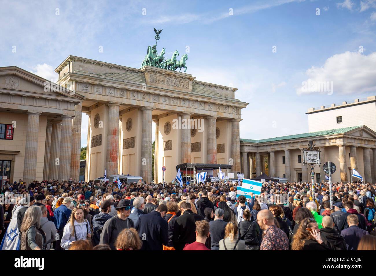 Solidaritätskundgebung für Israel am Brandenburger Tor, 1300 Menschen ...