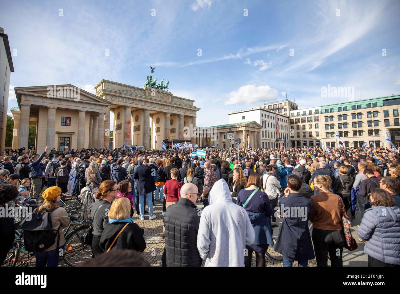 Solidaritätskundgebung für Israel am Brandenburger Tor, 1300 Menschen ...