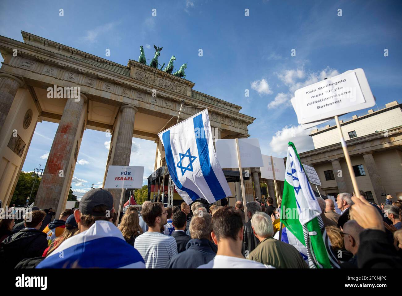 Solidaritätskundgebung für Israel am Brandenburger Tor, 1300 Menschen ...