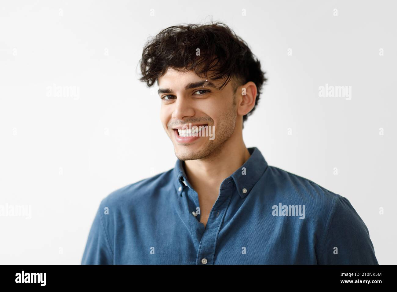 Middle eastern male headshot 20s hi-res stock photography and images ...
