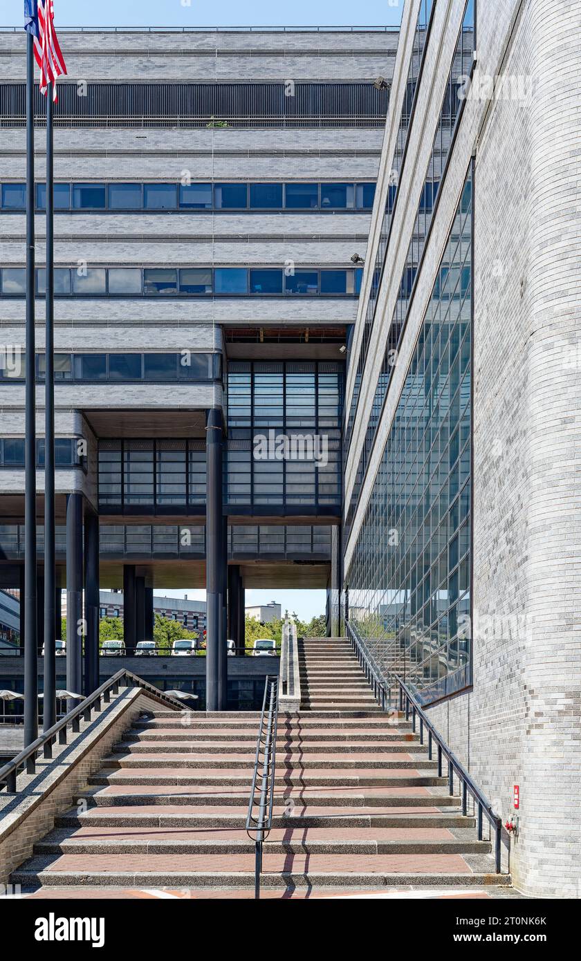 Academic and postmodern architecture hi-res stock photography and ...