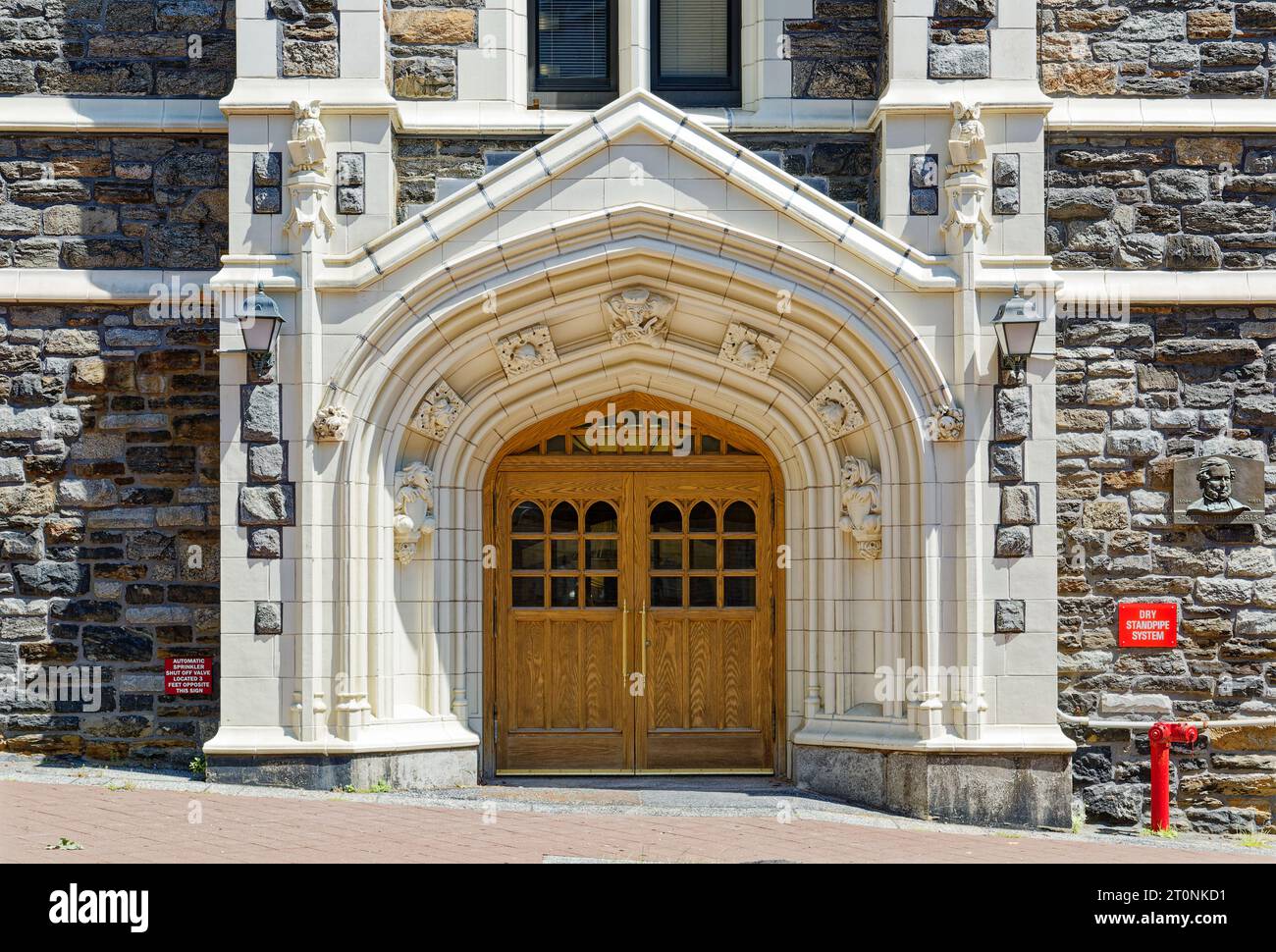 Townsend Harris Hall houses the CUNY School of Medicine in one of the ...